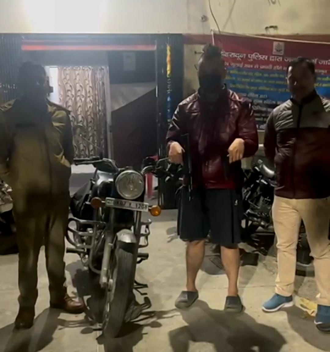 Police nab youth for going viral with toy pistol on bike | Garhwal Post