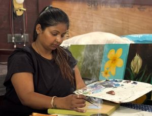 Ritu Srivastava paints beauty of rare flowers & plants of Uttarakhand ...