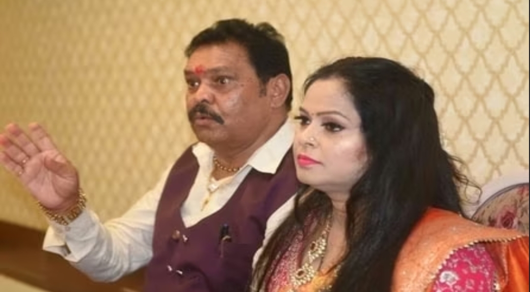 Former MLA Suresh Rathore publicly accepts actress Urmila as his wife ...